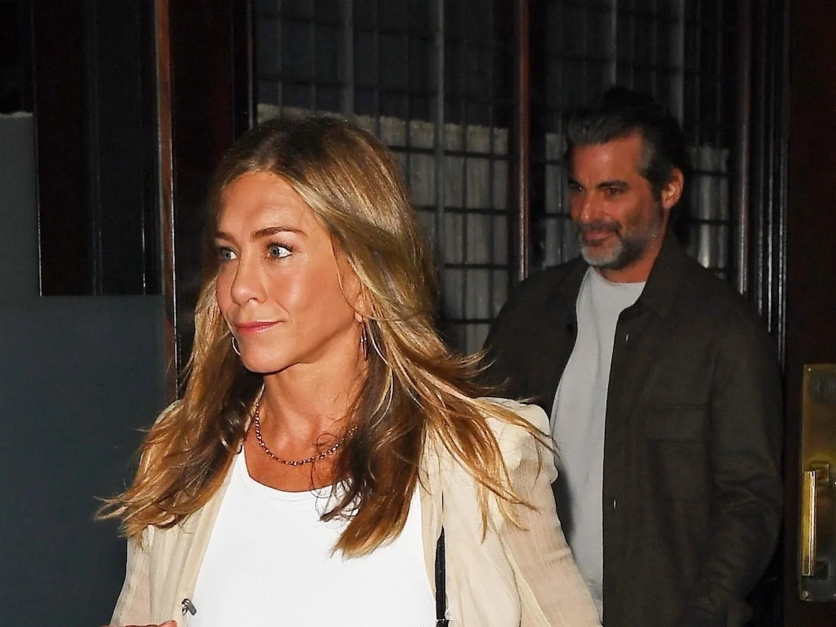 Jennifer Aniston’s New Boyfriend Jim Curtis: The Hypnotist Winning Hearts