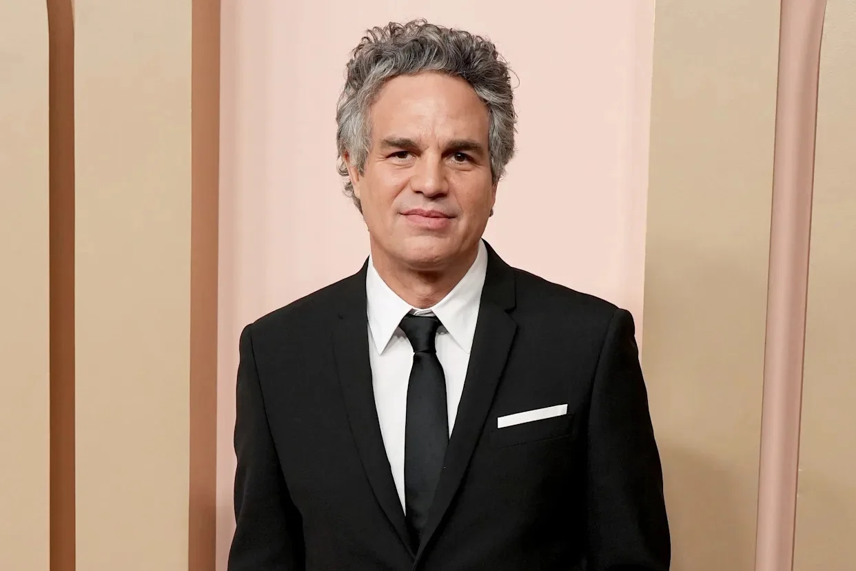 Mark Ruffalo Warns Disney: Cancel Kimmel, Stocks Plunge More